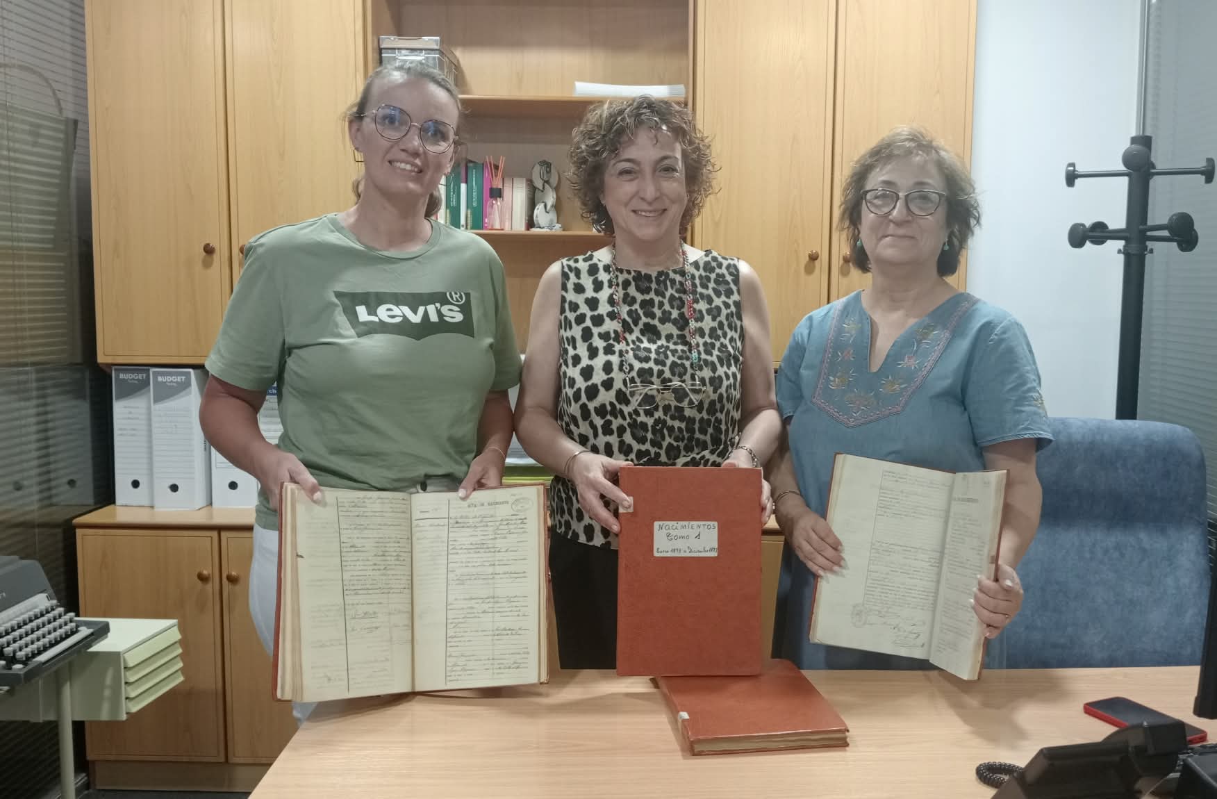 El Ayuntamiento de Bigastro digitaliza más de 8.000 documentos históricos municipales